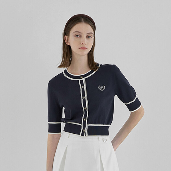 (CD-2045)클래시 자수 하프 슬리브 크롭 가디건 네이비 FREE - 아틀리에 나인 - 패션 | 신세계면세점